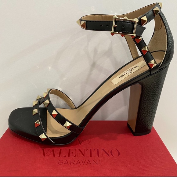Valentino Garavani | Shoes | Authentic Valentino Platform Heels New ...